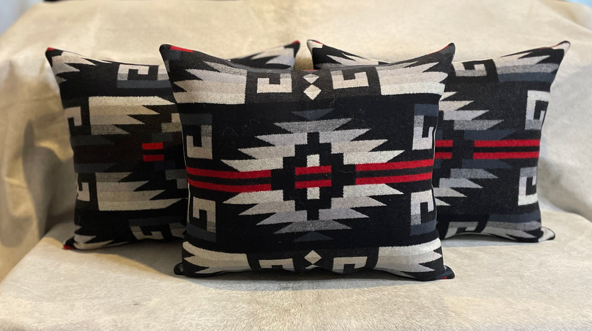 Rio Rancho Black – Ruby and Fes Customs